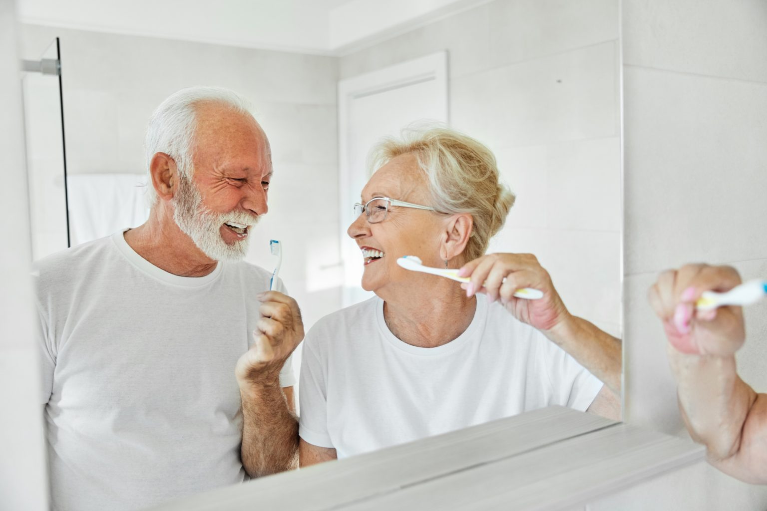 A Senior's Guide To Lasting Oral Wellness - Senior Strong